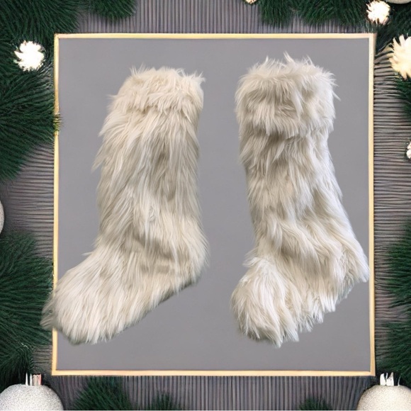 Rachel Zoe | Holiday | Pair Of Rachel Zoe Glamorous White Fur Yeti 22 ...